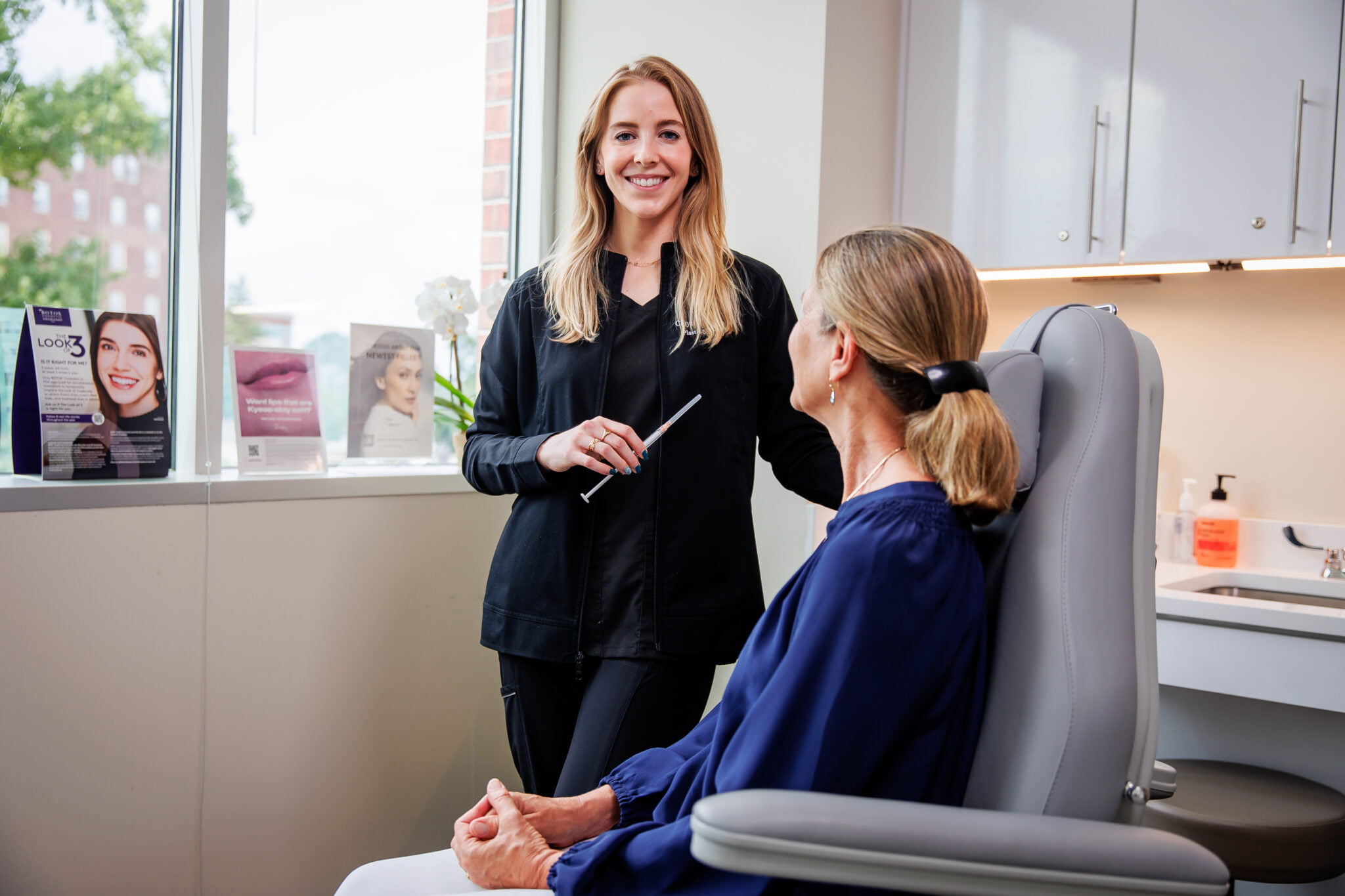 Physician Assistant Julie Holesh - Philadelphia, PA - Claytor Noone
